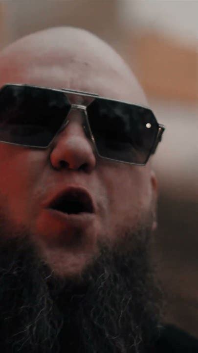 Слушайте трек «Без тебя на всех музыкальных площадках Youtube