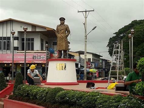 Khit Thit Media နေပြည်တော်၊ လယ်ဝေးမြို့ ဗိုလ်ချုပ်ကြေးရုပ်အနီး မီးပွိုင့်ယာဉ်ထိန်းရဲကင်း ပတ်ဝန