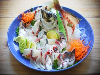 白木海岸のレストラン あまべの郷 関あじ関さば館