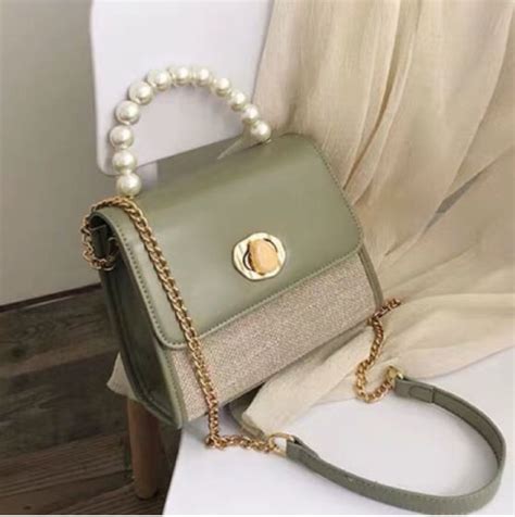 Elegant And Popular Plain Hasp Crossbody Bag With Gold Chain Strap For