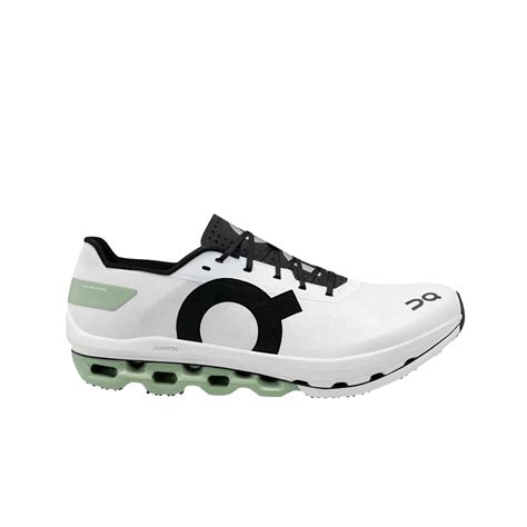 온 러닝 클라우드붐 에코 화이트 블랙 On Running Kream