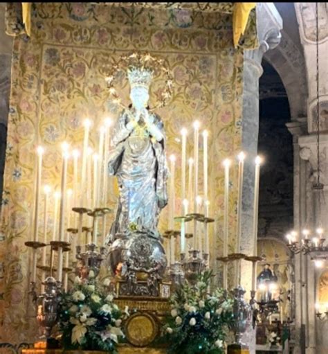 ปักพินโดย Robson Roballo 🇻🇦 ใน Salve Regina