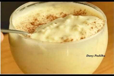Arroz doce cremoso leite condensado sabor de infância na colherada