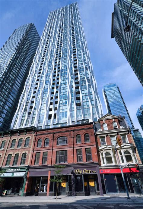 Edificios Comerciales Del Siglo Xix Integrados Con Edificios Modernos