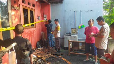 Ditinggal Mudik Rumah Seorang Warga Ludes Terbakar Bekasi Newsroom