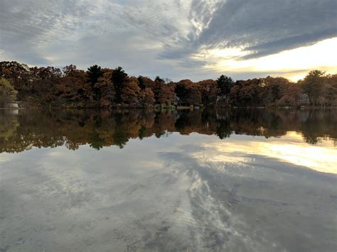 Fall Is Still Hanging On Around Morses Pond Ma Oc 4048 × 3036 R