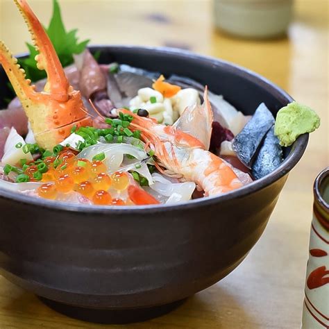 海鮮丼おかもと鮮魚店 の口コミ一覧 おいしい！が増えるグルメアプリ「sarah」