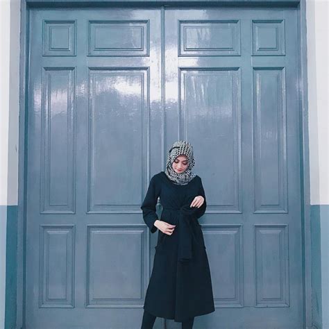 8 Mix N Match Outfit Hijab Ayu Pratiwi Dengan Rok Manis Praktis
