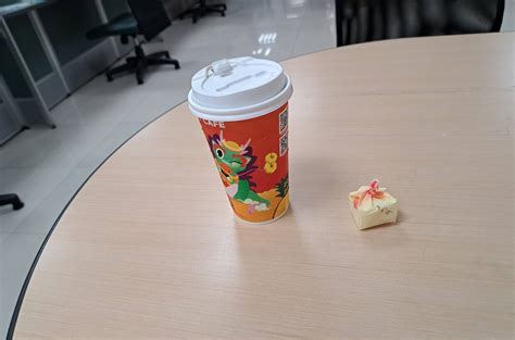 今天上班兩個女客人請我吃點心OR咖啡 卡特 Kater