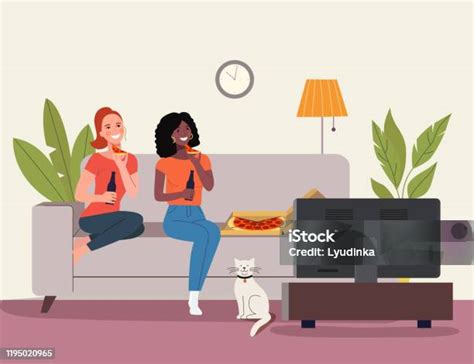 소파에 앉아 거실에서 피자를 먹는 청녀들 벡터 플랫 스타일 일러스트레이션 먹기에 대한 스톡 벡터 아트 및 기타 이미지 먹기 여자 피자 Istock