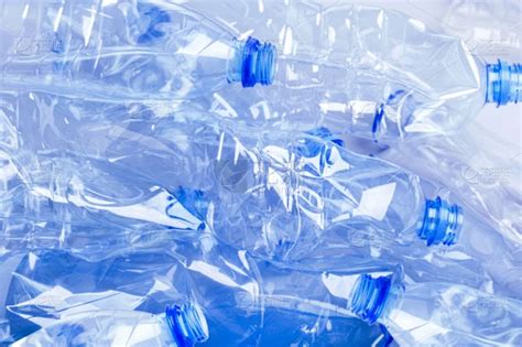 塑胶 瓶子 循环利用 平坦的 饮料 空的 环境 全球通讯 环境保护 垃圾素材 花瓣网