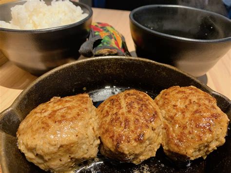 ぶらくら のりもの好き北九州市民 On Twitter Rt Blackcrag1117 ランチタイムに牛肉100ハンバーグと米を