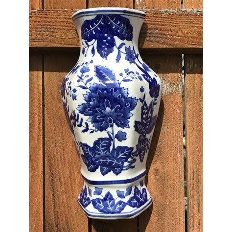Vintage Chinoiserie Blue And White Wall Pocket Vases Set Of 3 Chairish