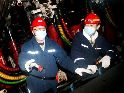 金岩在鹤岗矿业公司检查慰问时强调 严格落实安全责任安全措施 为高质量发展提供安全保障