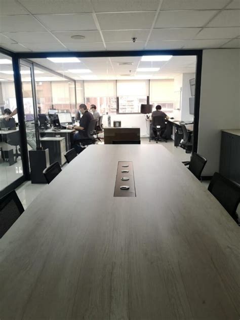 Habilitación Oficinas Notebook Store Socase Arquitectura Y Construcción