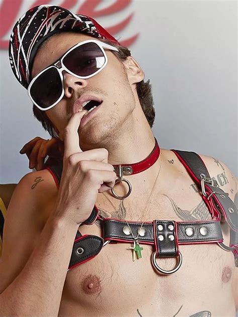 The Best Harry Styles Shirtless Gallery Sashay Magazine