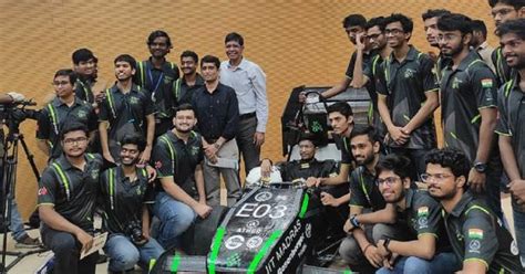 Iit मद्रास के छात्रों ने लॉन्च की देश की पहली Electric फॉर्मूला रेसिंग