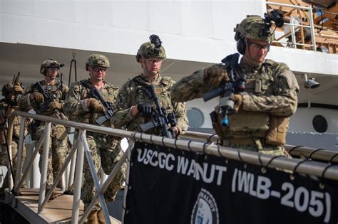 Dvids Images Us Coast Guard Trains With Us Army At Us Naval