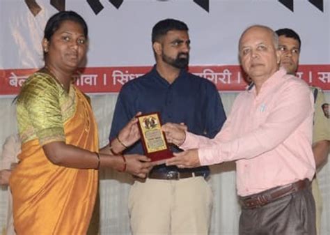 सामाजिक क्षेत्रातील वैशिष्ट्यपूर्ण योगदानाविषयी हिंदु जनजागृती समिती आणि रणरागिणी शाखा यांचा