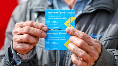 Más de adultos mayores recibirán tarjetas canjeables por alimentos en Soacha Infobae