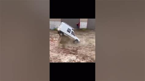 Когда нужно сменить все колеса и не хочется заморачиваться с домкратом