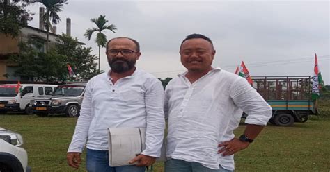 ডাবগ্রাম ফুলবাড়িতে এখনই উড়ছে আবির