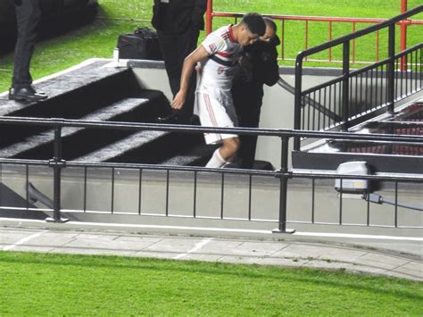 São Paulo Envia Reclamação Ao Chefe De Arbitragem Da Cbf Contra O Juiz