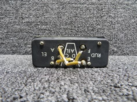 S 231 2 Learjet Aircraft Autopilot Indicator Assembly