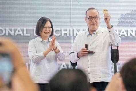 【蔡英文出訪】瓜地馬拉總統挺台「籲終結緊張局勢」 小英道別後飛抵貝里斯