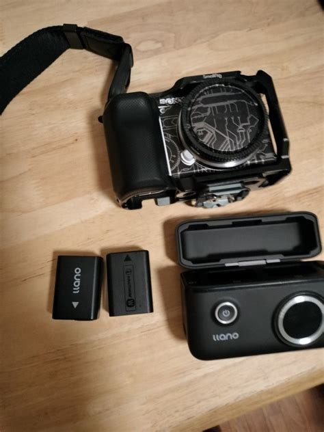 Sony zve10 white, Photography, Cameras on Carousell