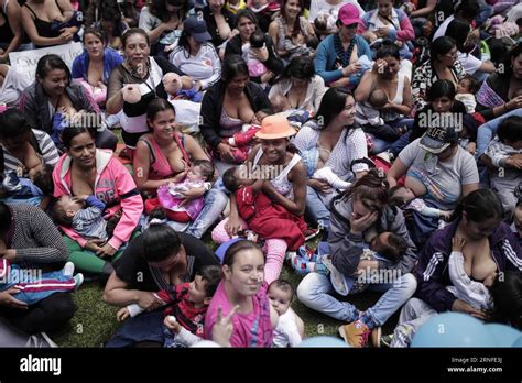 Breastfeeding in public hi-res stock photography and images - Alamy