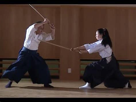 剣術関戸光賀理に叶った美しさ 古流剣術の動きAmazing movements in Kenjutsu YouTube