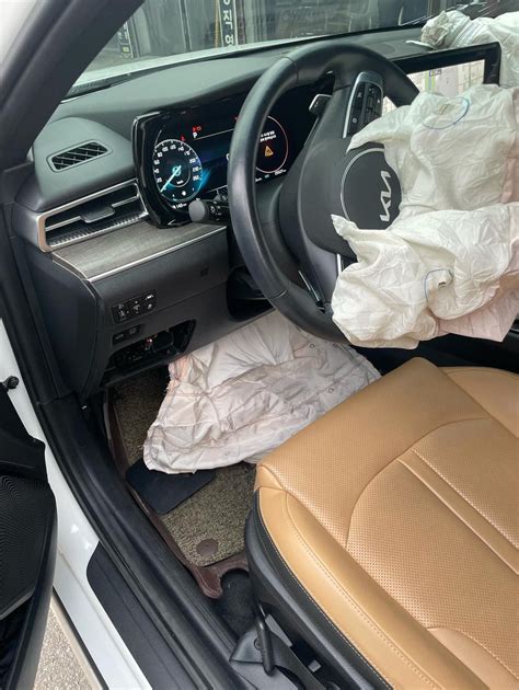 閒聊 River 推特 出車禍了 看板 Lol 批踢踢實業坊