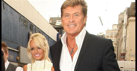 David Hasselhoff et sa compagne Hayley Roberts Première du film Keith Lemon à Londres Le
