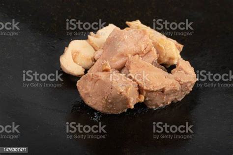 대구 간 근접 촬영 생선 지방 오메가 3 음식 매크로 상세한 건강 해산물 식사 대구 간 0명에 대한 스톡 사진 및 기타 이미지