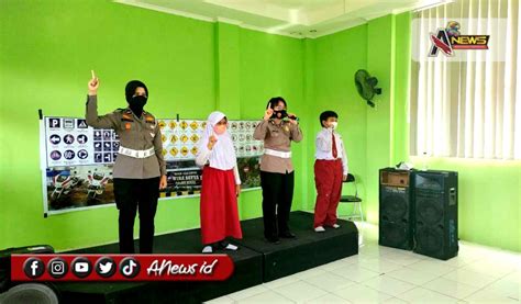 Tekan Angka Kecelakaan Satlantas Polres Berau Sosialisasi Ke Sekolah
