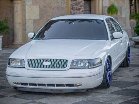 1999 Ford Crown Victoria With 18x8 5 35 Anovia Night And 225 40R18