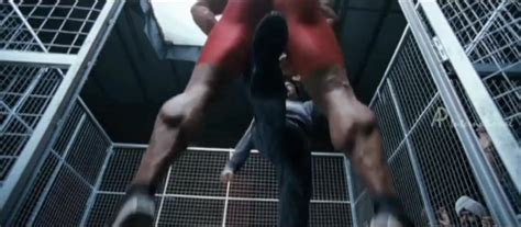 Bodybuilder Gets Killed With A Kick On Hes Smal Balls