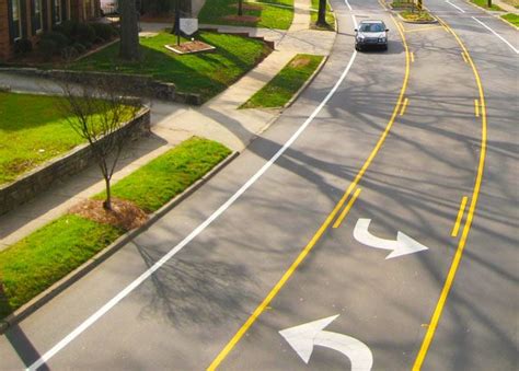 Left Turn Lane