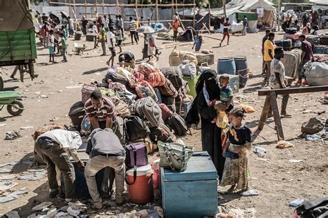 شاهد بالصور شهر من الصراع في السودان ونصف السكان في حاجة إلى المساعدة