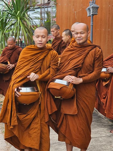 เมืองอ หลวงพ่อมานพ พุทธครุโต สถานธรรมพุทธครุการามตาดเค็ง