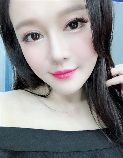 越来越漂亮！冉莹颖晒自拍美照自嘲胖了，粉丝：邹市明身体咋样了 每日头条