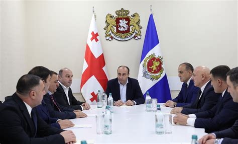 შინაგან შინაგან საქმეთა მინისტრმა გეკა გელაძემ პირველ მოადგილესთან როლანდ მესხთან და