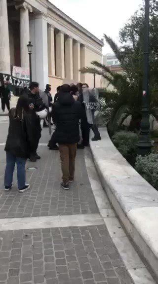 Spyros Kasapis On Twitter Βίαιη προσαγωγή φοιτητή του έχουν βγάλει