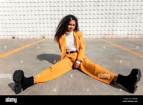 Les Jambes écartées Banque De Photographies Et Dimages à Haute