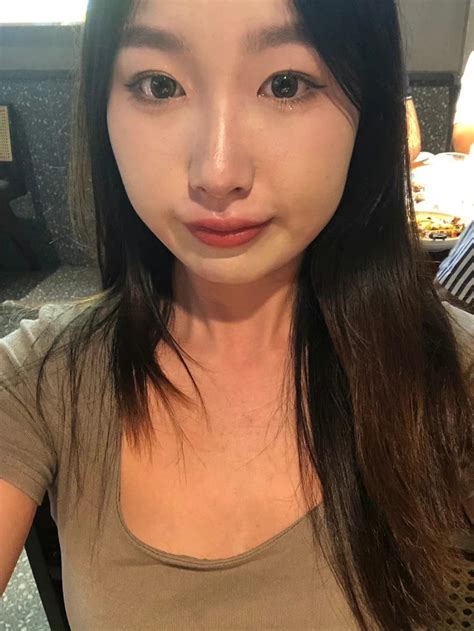 桃子 接推广 on Twitter 贴贴嘛哥哥要肉棒贴贴吗 射屏 合照 https t co K971Be2SZr