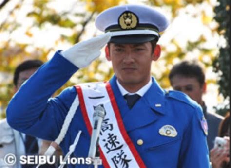 猫輔⛄️hit Foot Get On Twitter 栗山巧選手 埼玉県警一日高速道路交通警察隊長｜埼玉西武ライオンズ