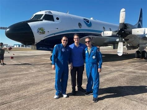Noaa Drops An Area I Altius 600 Drone Into The Eye Of Hurricane Ian