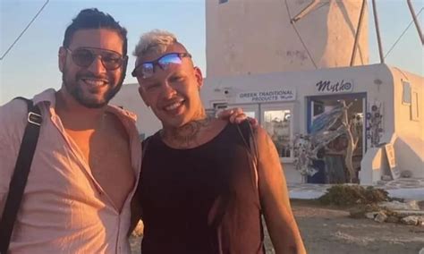 Gloria Groove E Marido Aproveitam Viagem Rom Ntica Na Gr Cia
