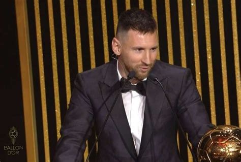 Lionel Messi Bate Recorde De Pelé E Conquista A Bola De Ouro Pela 8ª